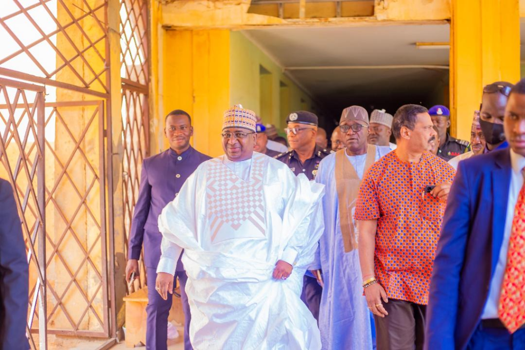 Gov Idris Pays Unscheduled Visit To Kalgo Medical Centre, Says Casual ...